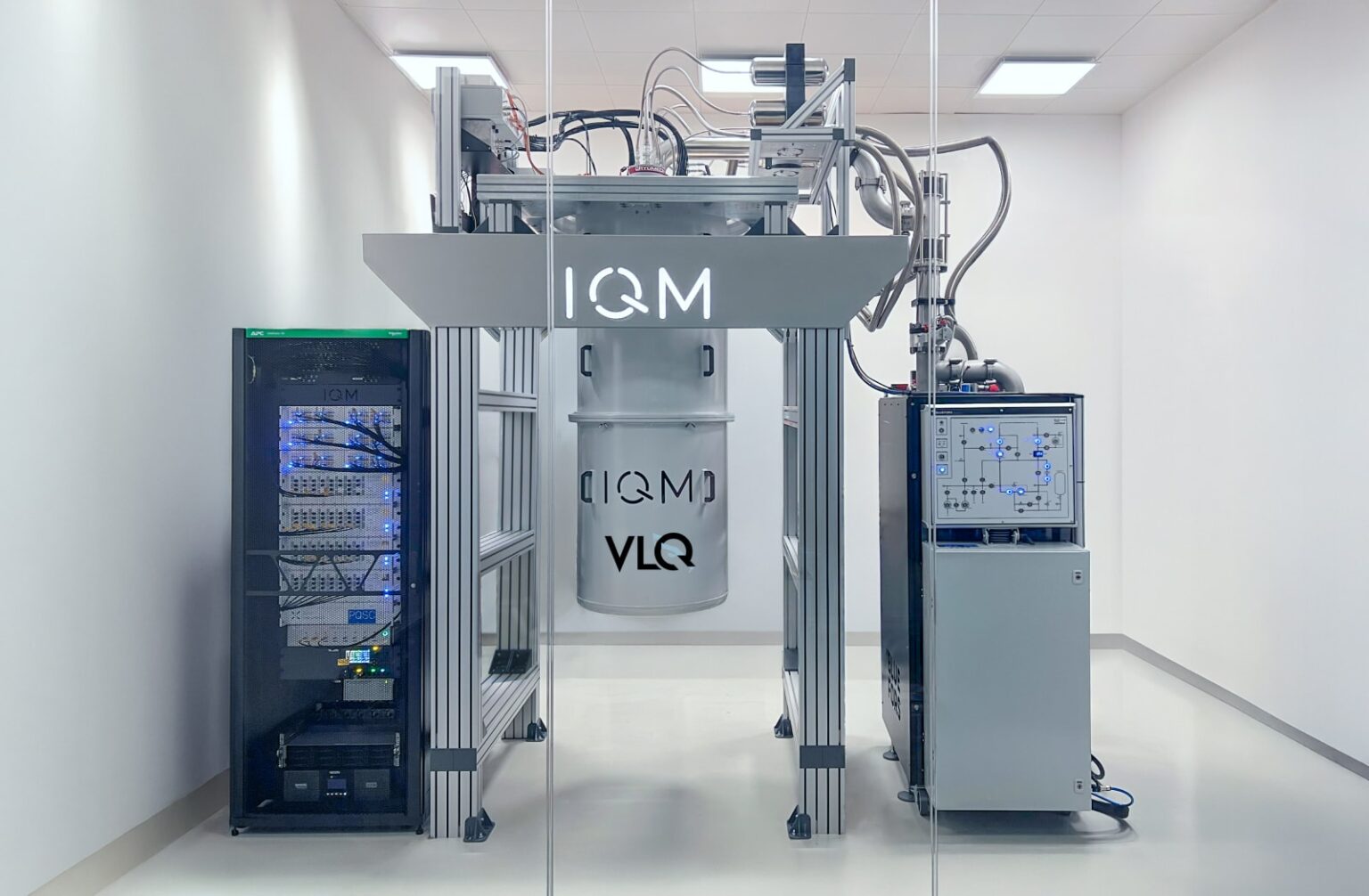 LUMI-Q consortium unveils the VLQ Quantum Computer for the Czech and ...
